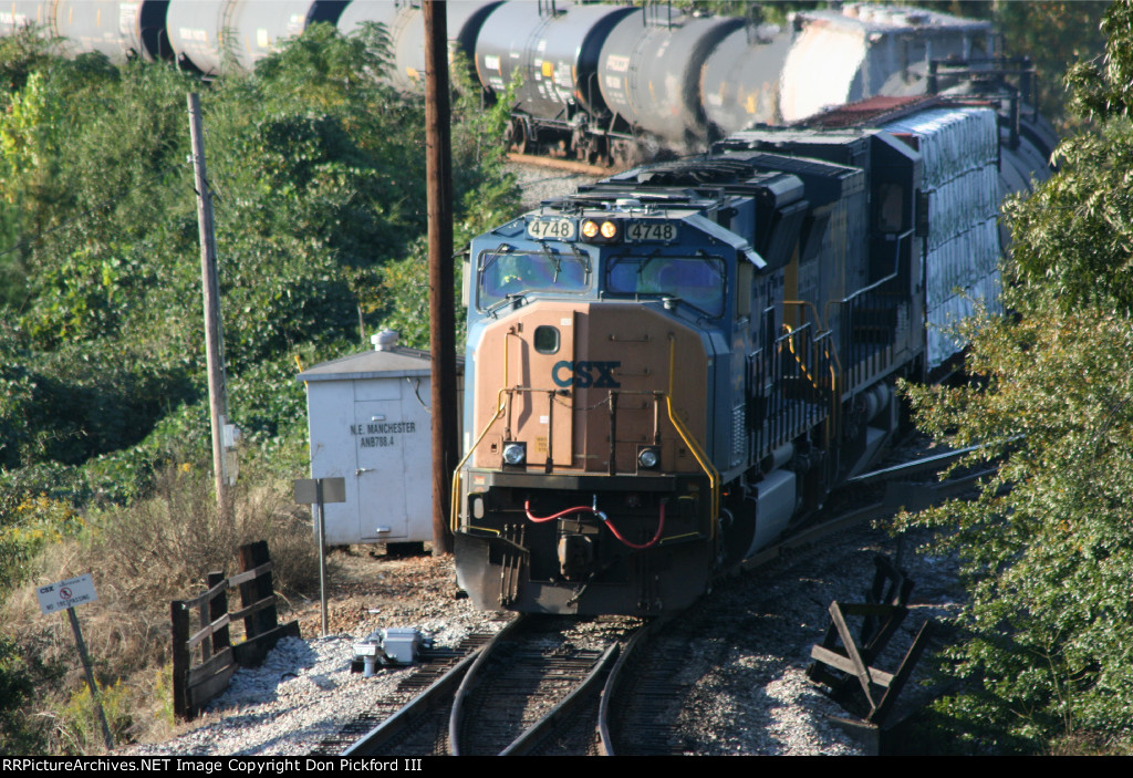 CSX 4748 SD70MAC